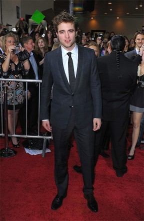 Robert Pattinson Height Weight Body Measurements | Celebrity Stats
