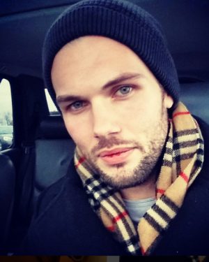 David Cade Height Weight Facts Body Measurements | Celebrity Stats